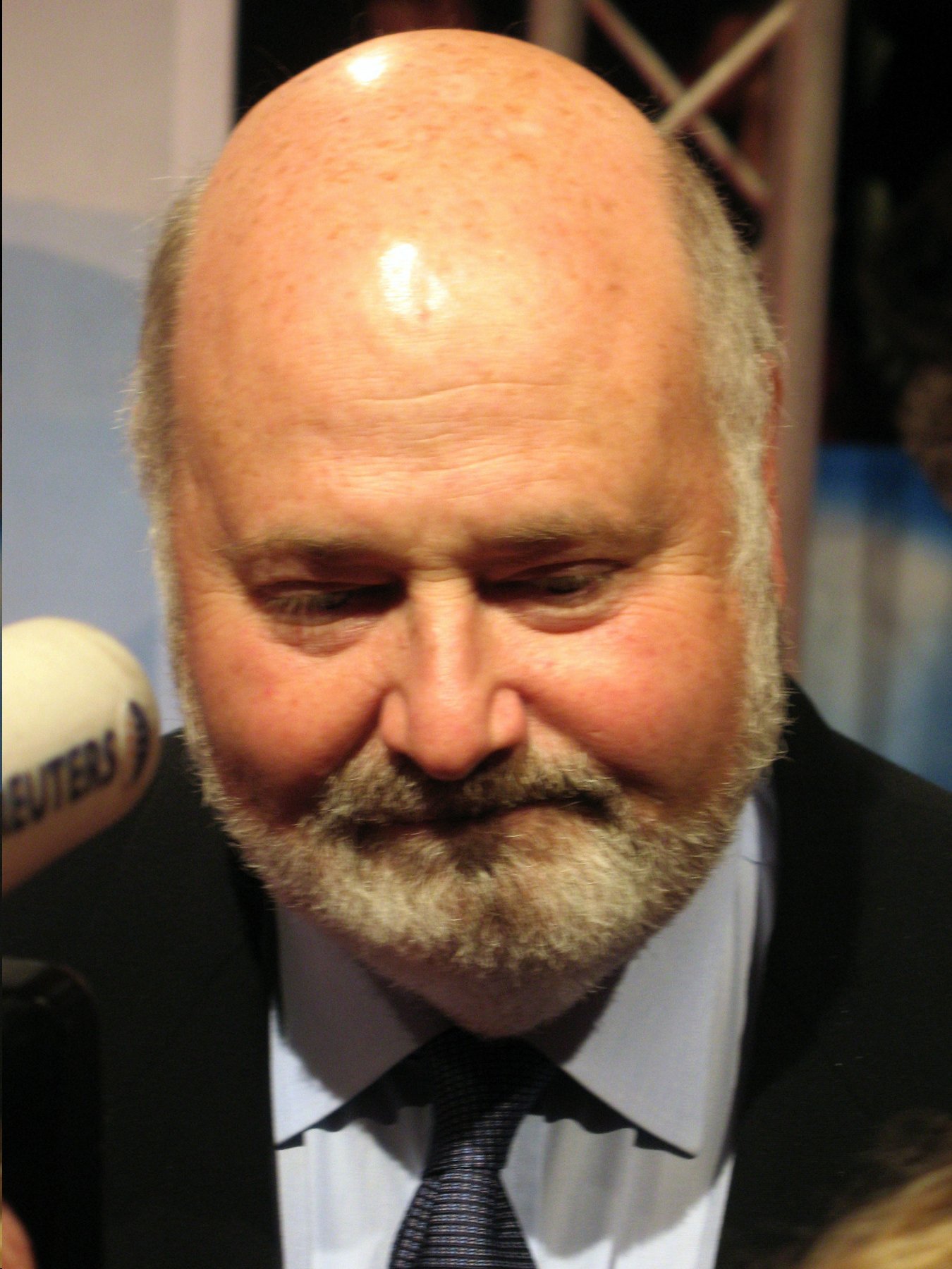 ROB REINER THINKS UNEDUCATED PEOPLE SHOULD SUPPORT HILLARY, BUT MANY ...