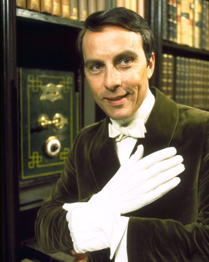 RAFFLES (1975-1977): FORGOTTEN TELEVISION | Balladeer's Blog